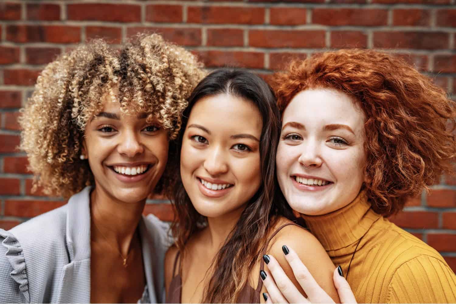 140+ Journal Prompts for Women (Be "That" Girl!)